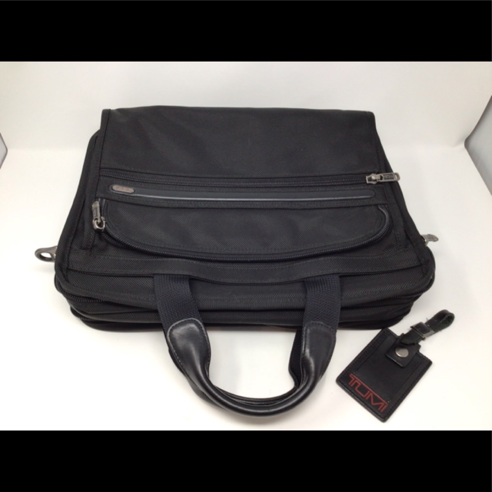 Tumi Black Nylon Computer Bag With Shoulder Strap - Gem